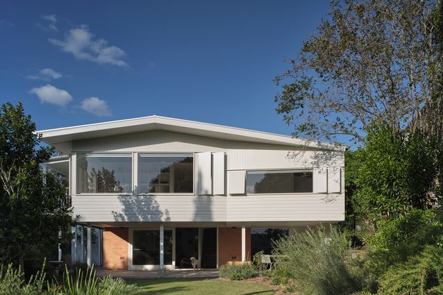 River Loop House by Vokes and Peters | ArchitectureAu