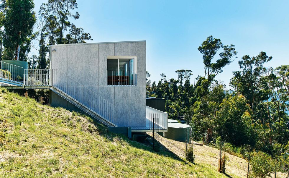 Spotlight: Building for bushfire | ArchitectureAU