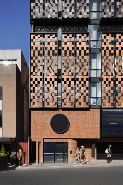 151 Toorak Road by Bird de la Coeur Architects | ArchitectureAu