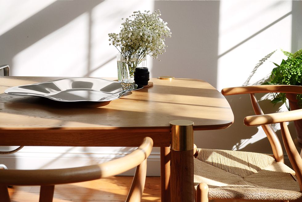 New York-based Australian architect creates adjustable table legs ...