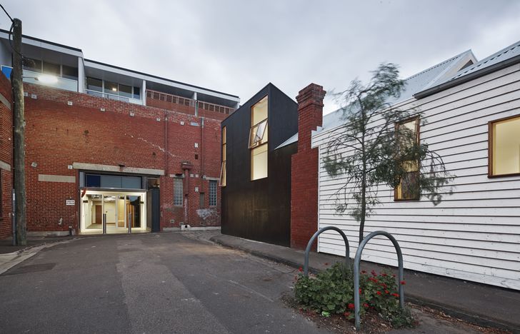 Zen and the art of suburban infill: Engawa House | ArchitectureAu