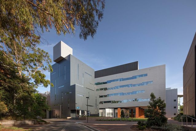 University of Wollongong’s ‘crystalline’ building for sensitive ...