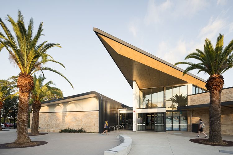 Kingspan panels make curved roof design possible for aquatic centre ...