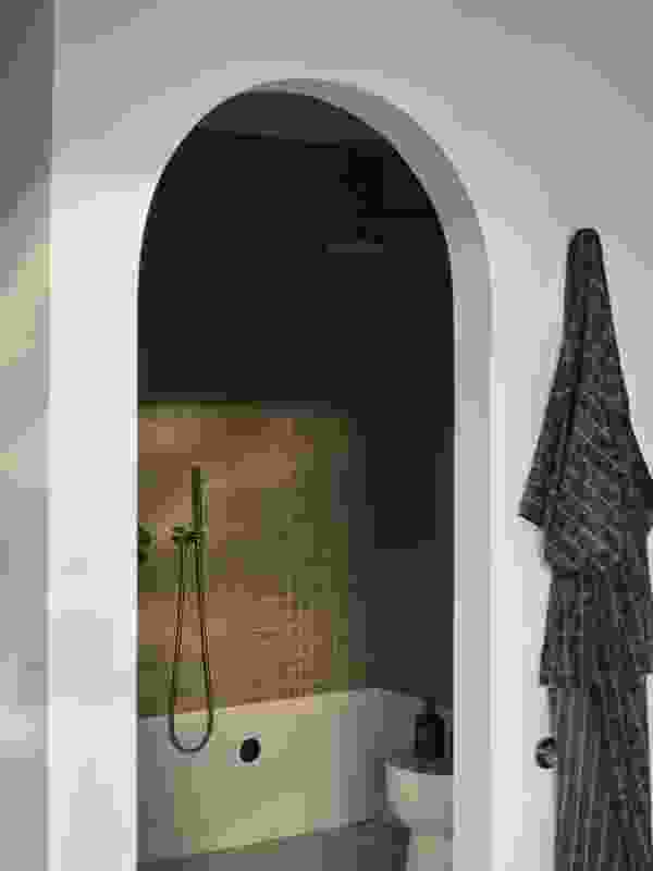 Same Same but Different House by Maytree Studios | ArchitectureAu