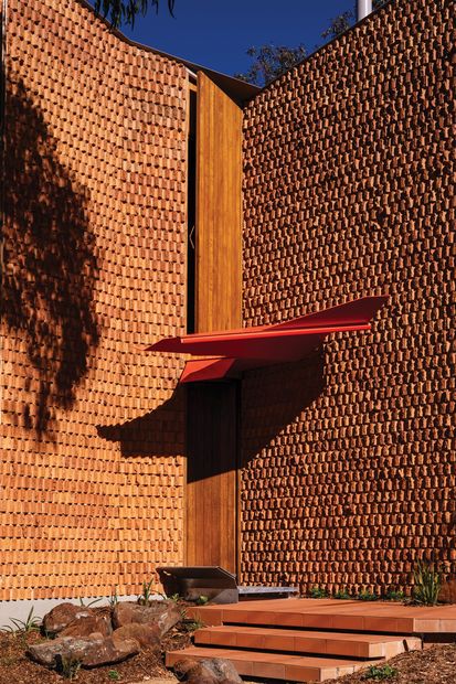 Burnt Earth Beach House by Wardle | ArchitectureAu