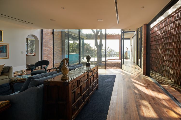 A building that plays with time: Tjuringa House | ArchitectureAu