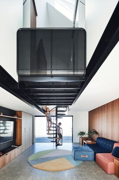 Cacophony of roofs: Rae Rae House | ArchitectureAu