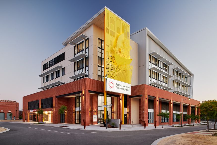 Stan & Jean Perron Child Advocacy Centre by Hunt Architects ...