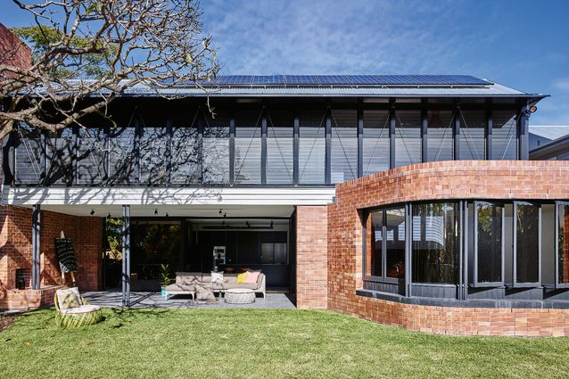 Geometry at play: West End House | ArchitectureAu