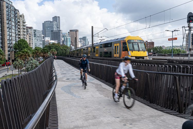 Sydney Harbour Bridge cycleway ramp opens to cyclists of all ages ...