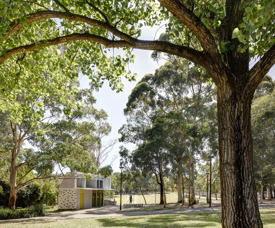 Camperdown Memorial Amenities by lahznimmo architects | ArchitectureAu