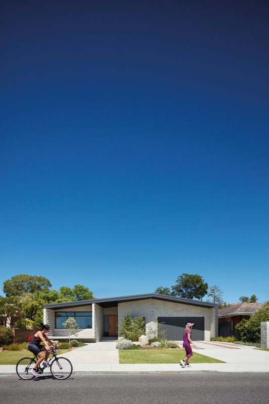 Deepwater House by AHA Studio | ArchitectureAu