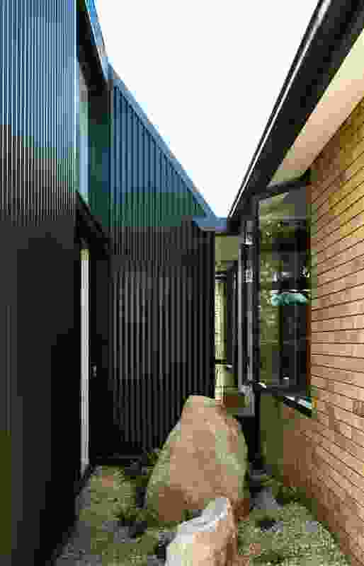 Binary House by Christopher Polly Architect | ArchitectureAu