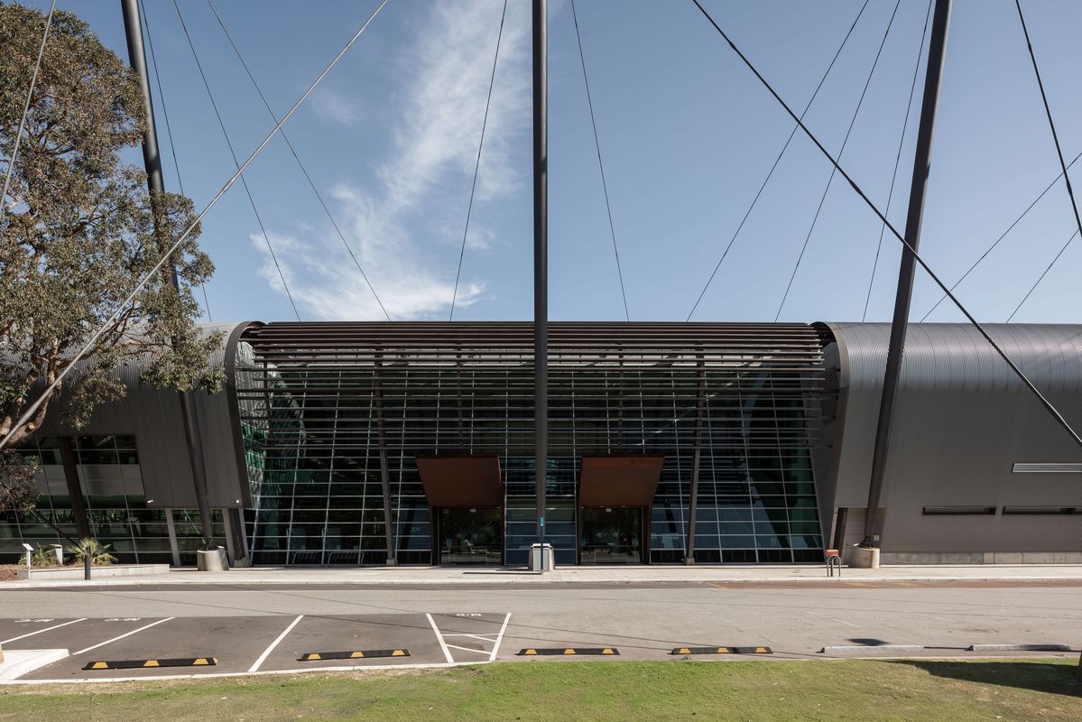 Bendat Basketball Centre by Hunt Architects | ArchitectureAu