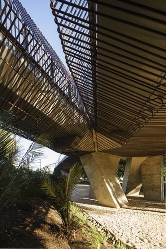 John Wardle Architects, NADAAA-designed Tanderrum Bridge opens ...