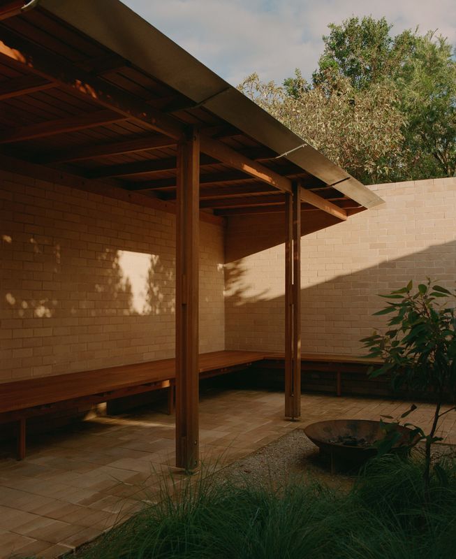 Coogee Courtyard by Saha | ArchitectureAu