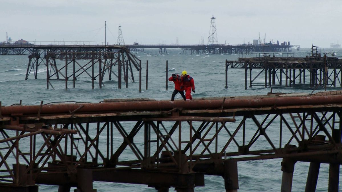 Oil Rocks: City Above the Sea | ArchitectureAu