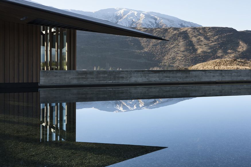 “Let the land speak”: Queenstown House | ArchitectureAu