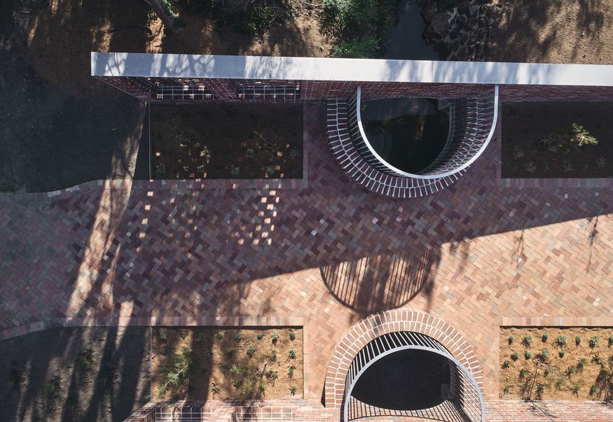 Joyce Chapel Bridge by Searle x Waldron Architecture | ArchitectureAu
