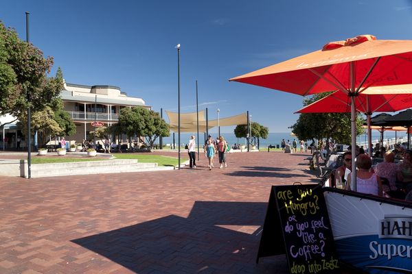Henley Square (SA) urban design competition | ArchitectureAu