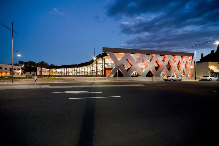 ARM Architecture: Building the impossible and making a culture ...