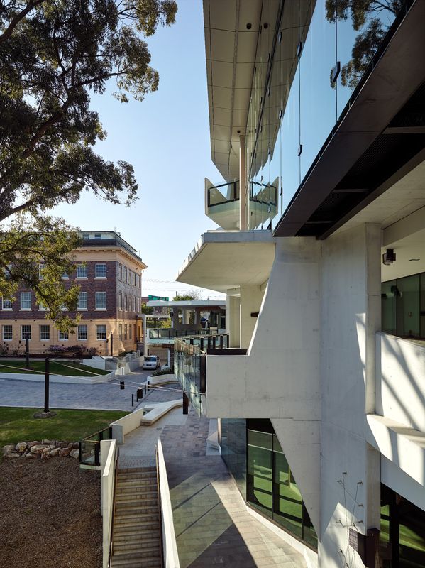 Tropical humanism: UQ Oral Health Centre | ArchitectureAu