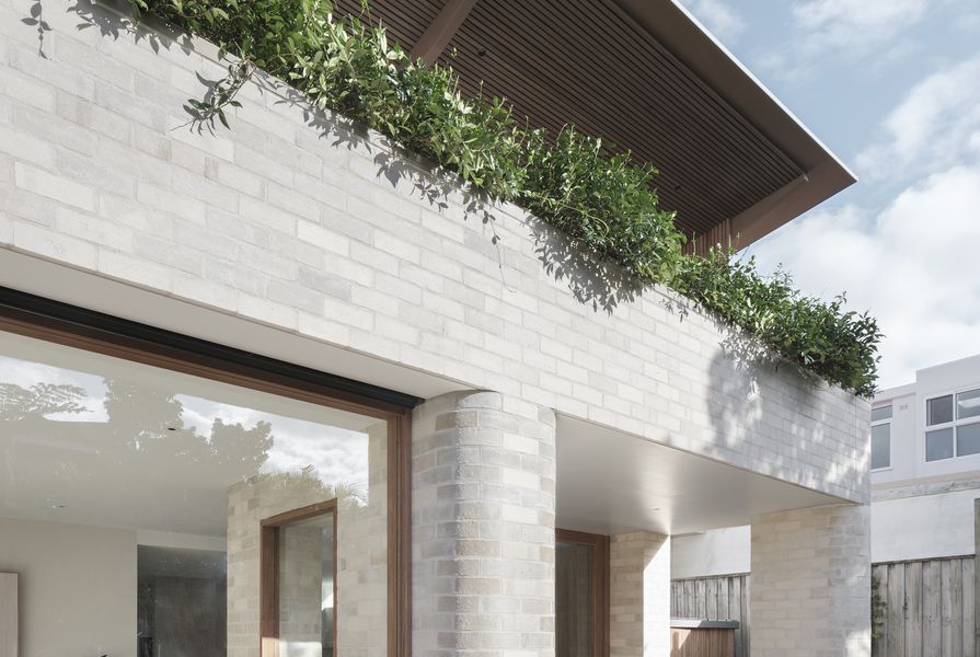Alba - Clovelly Beach House by studioplusthree | ArchitectureAu