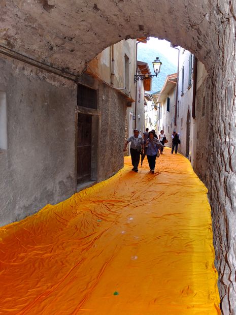 ‘Power of the aesthetic’: Christo and Jeanne-Claude’s Floating Piers ...