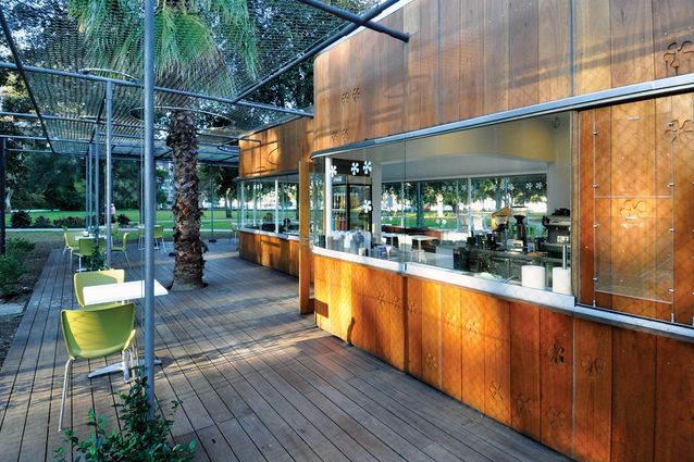 Reg Bartley Oval grandstand and kiosk | ArchitectureAu