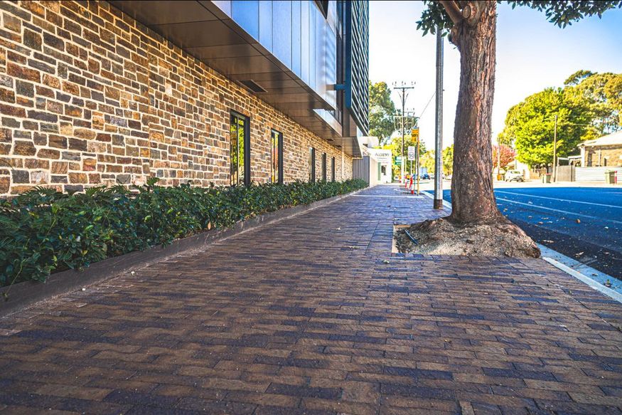 Littlehampton's slim bricks and pavers | ArchitectureAu