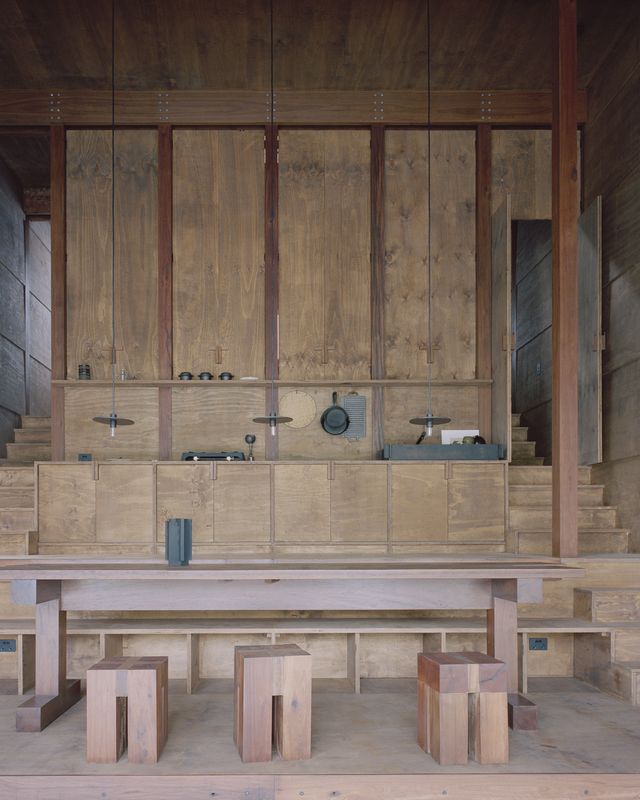 An all-timber shack on a creek edge | ArchitectureAu