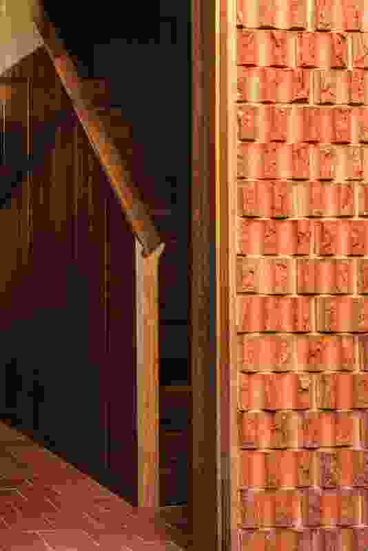 Burnt Earth Beach House by Wardle | ArchitectureAu