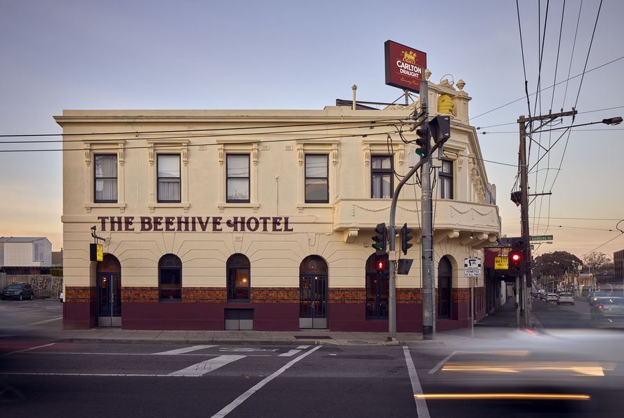 Beehive Hotel by Underwood | ArchitectureAu