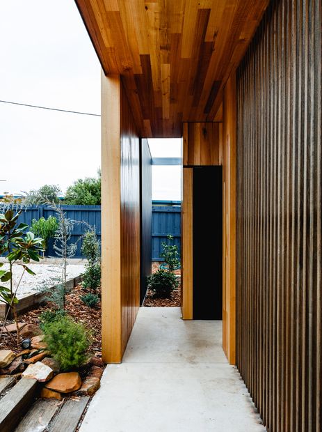 Living in the landscape: Five Yards House | ArchitectureAu