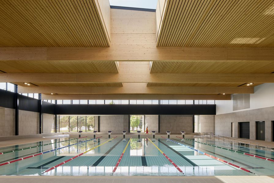 Redeveloped Melbourne pool opens in time for summer | ArchitectureAu