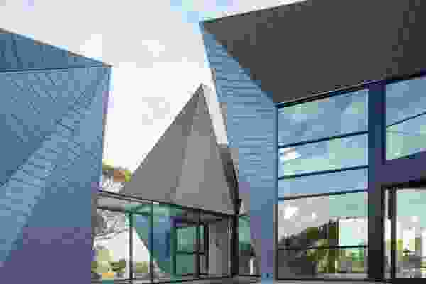 Elevate Series 704 SlideMaster Sliding Doors from AWS | ArchitectureAu