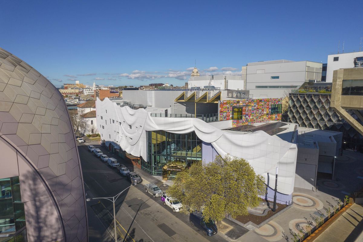 Australia’s largest regional performing arts centre opens | ArchitectureAu