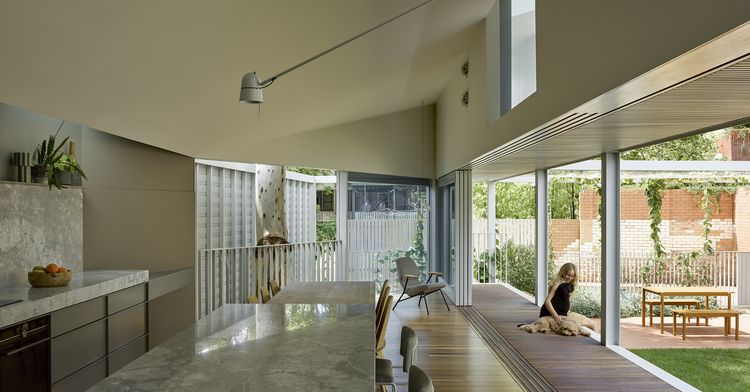 Flood-proof and connected to nature: Beck Street | ArchitectureAu