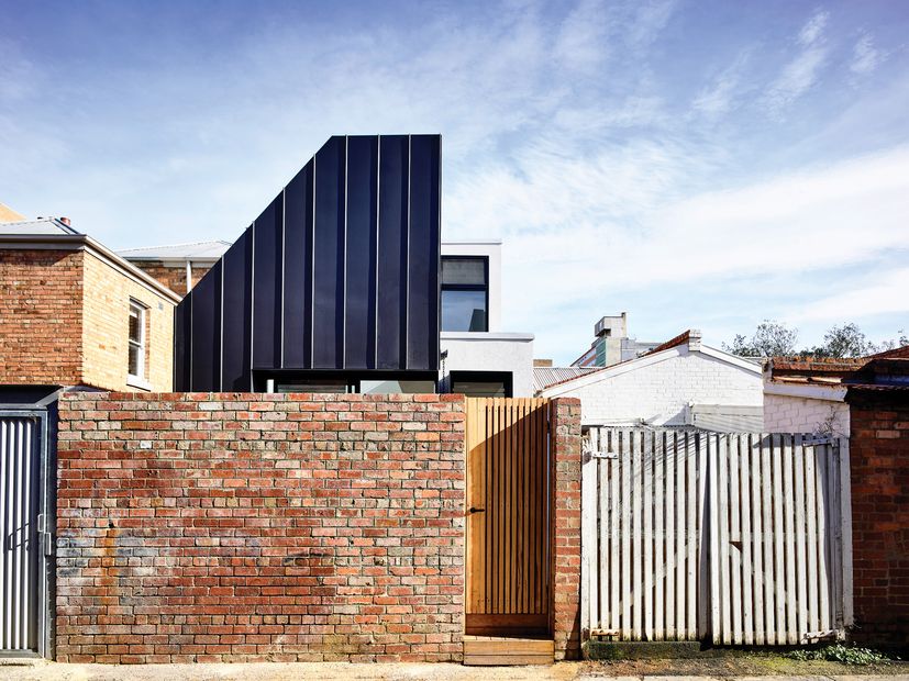 Floating boxes: Carlton House | ArchitectureAu