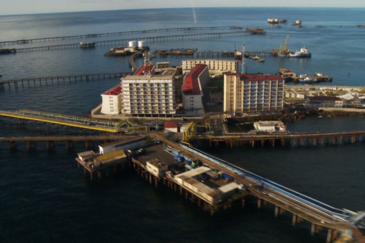 Oil Rocks: City Above the Sea | ArchitectureAu