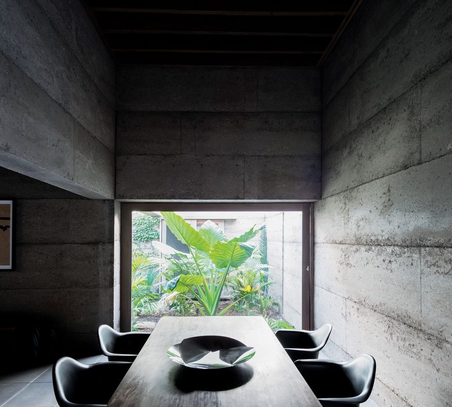 Holding court: Cloister House | ArchitectureAu